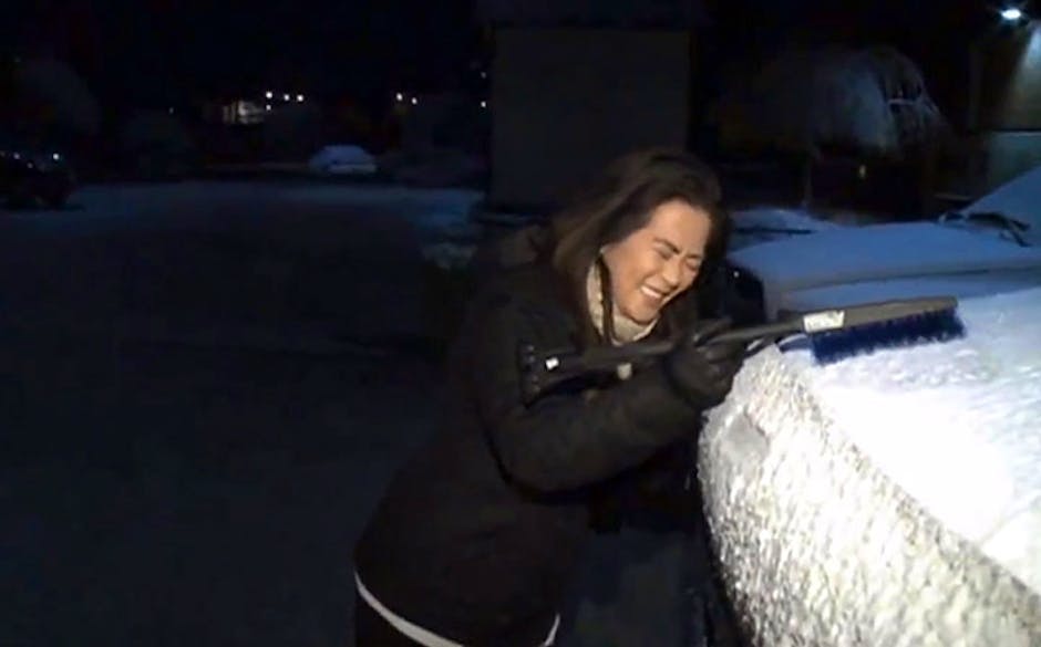 This is how not to use an ice scraper | Recombu