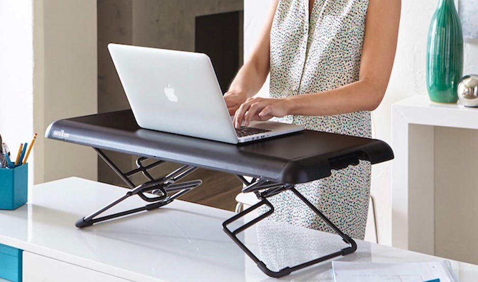 Varidesk Soho Review: An affordable and portable standing desk option ...