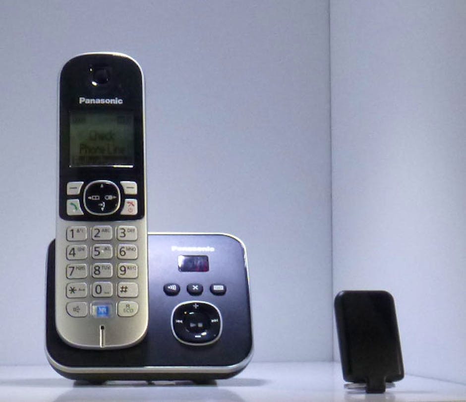 Panasonic KX-TG6891 DECT cordless phone video hands-on | Recombu