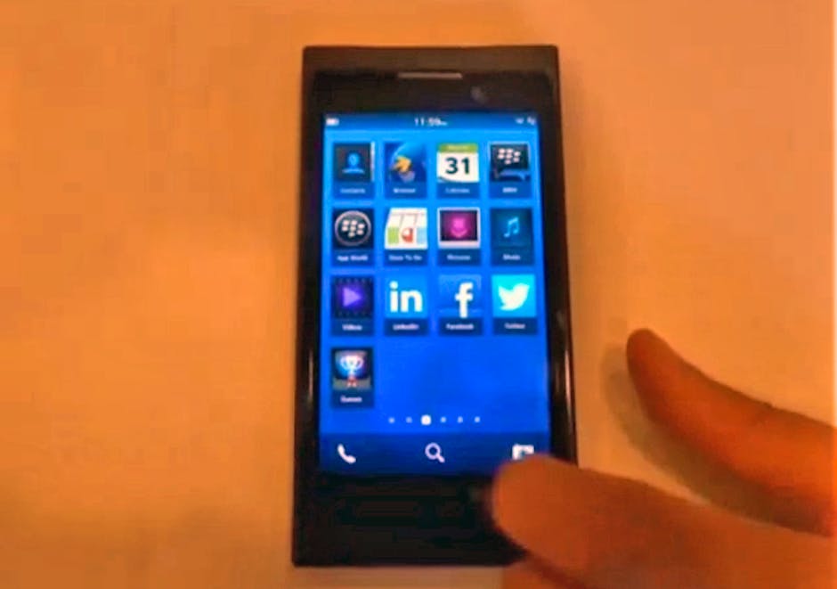 BB10 OS user interface gesture tutorial videos leak | Recombu